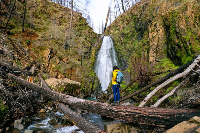 Ultimate guide to Oregon's Highway of Waterfalls - Gwyn and Ami