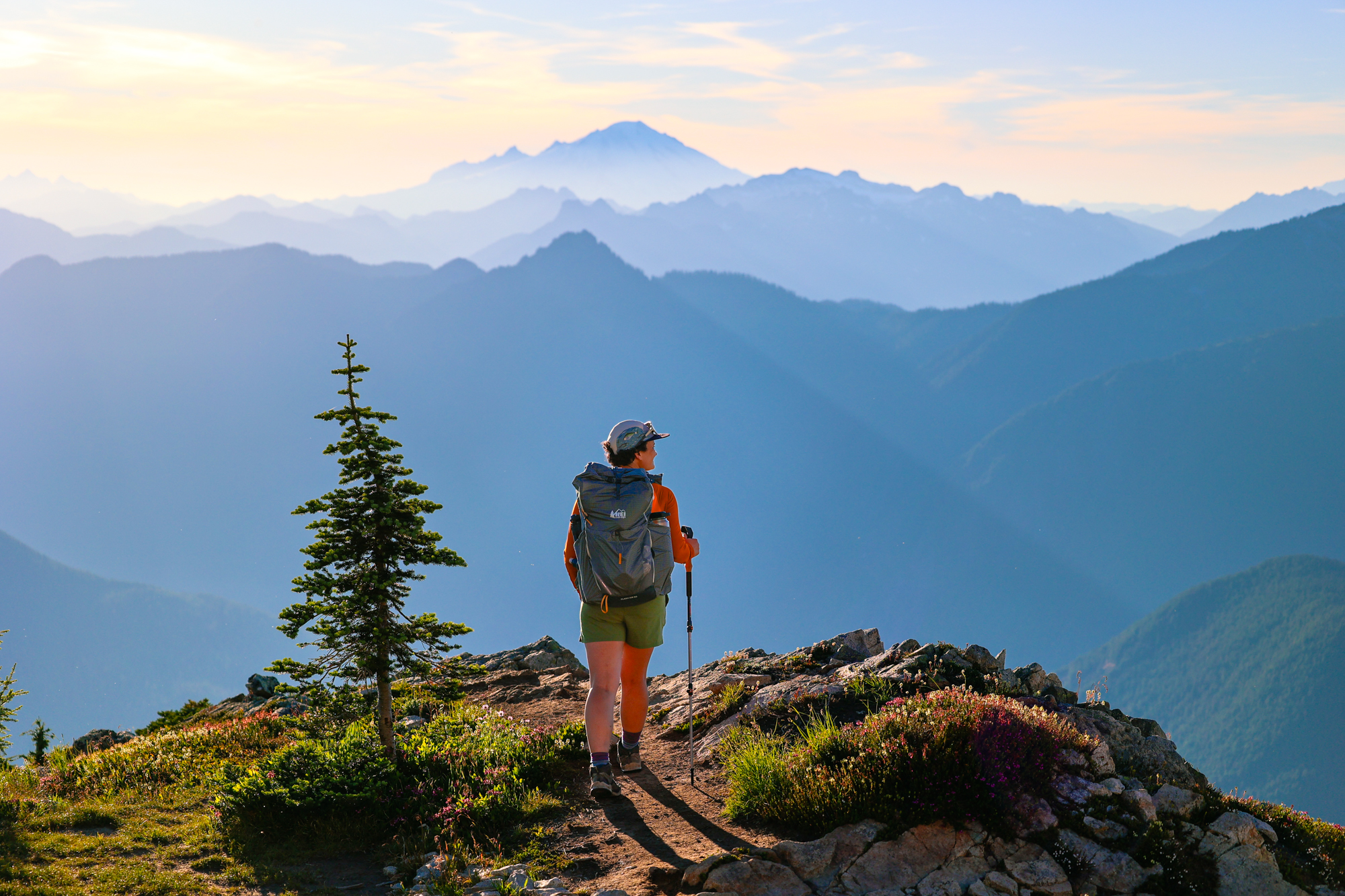 Guide to backpacking Hidden Lake Lookout in North Cascades - Gwyn and Ami