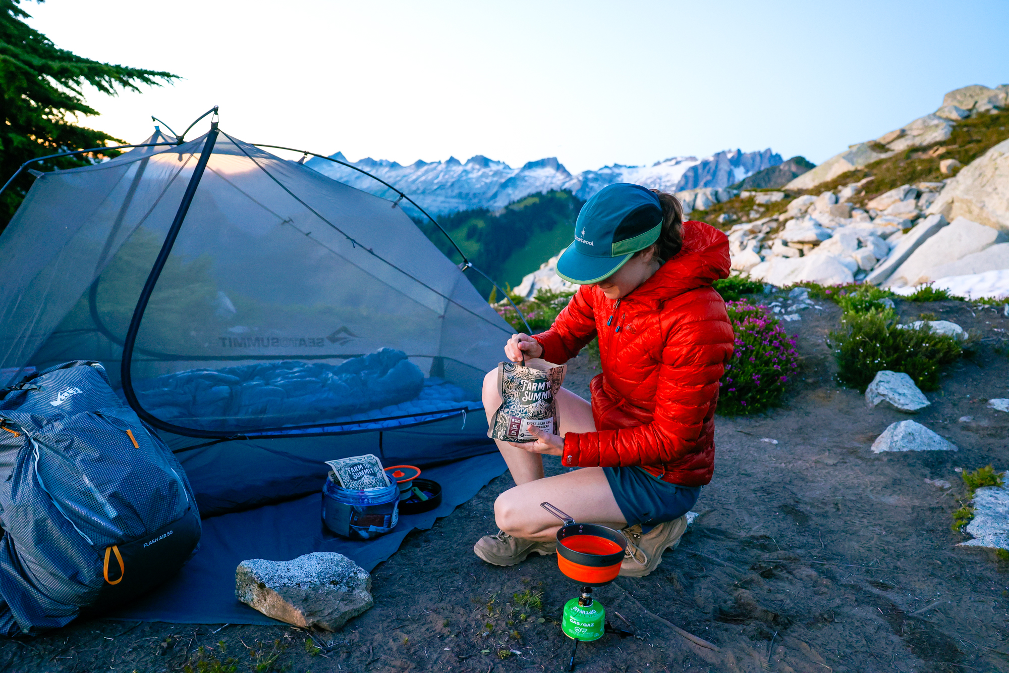 Guide to backpacking Hidden Lake Lookout in North Cascades - Gwyn and Ami